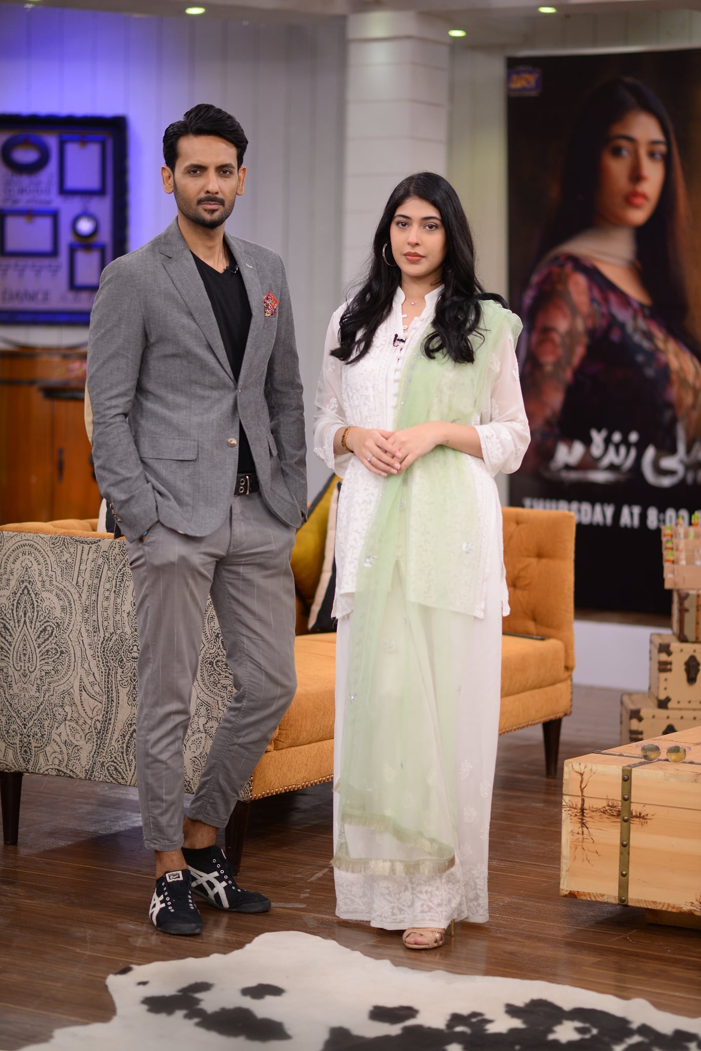 Cast Of Drama Serial "Neeli Zinda Hai" At GMP | Reviewit.pk