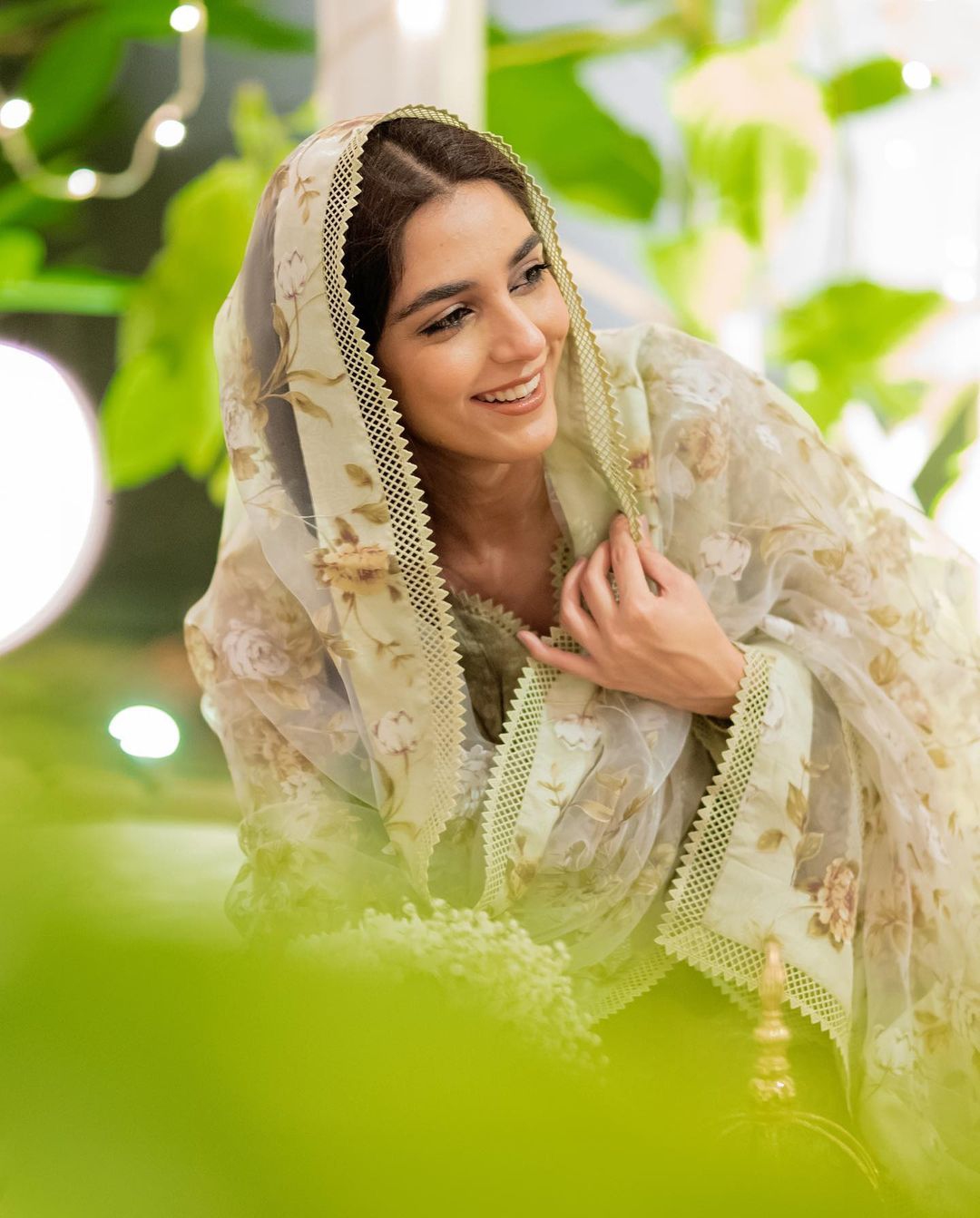 Maya Ali Latest Pictures Are Giving Refreshing Summer Vibes | Reviewit.pk