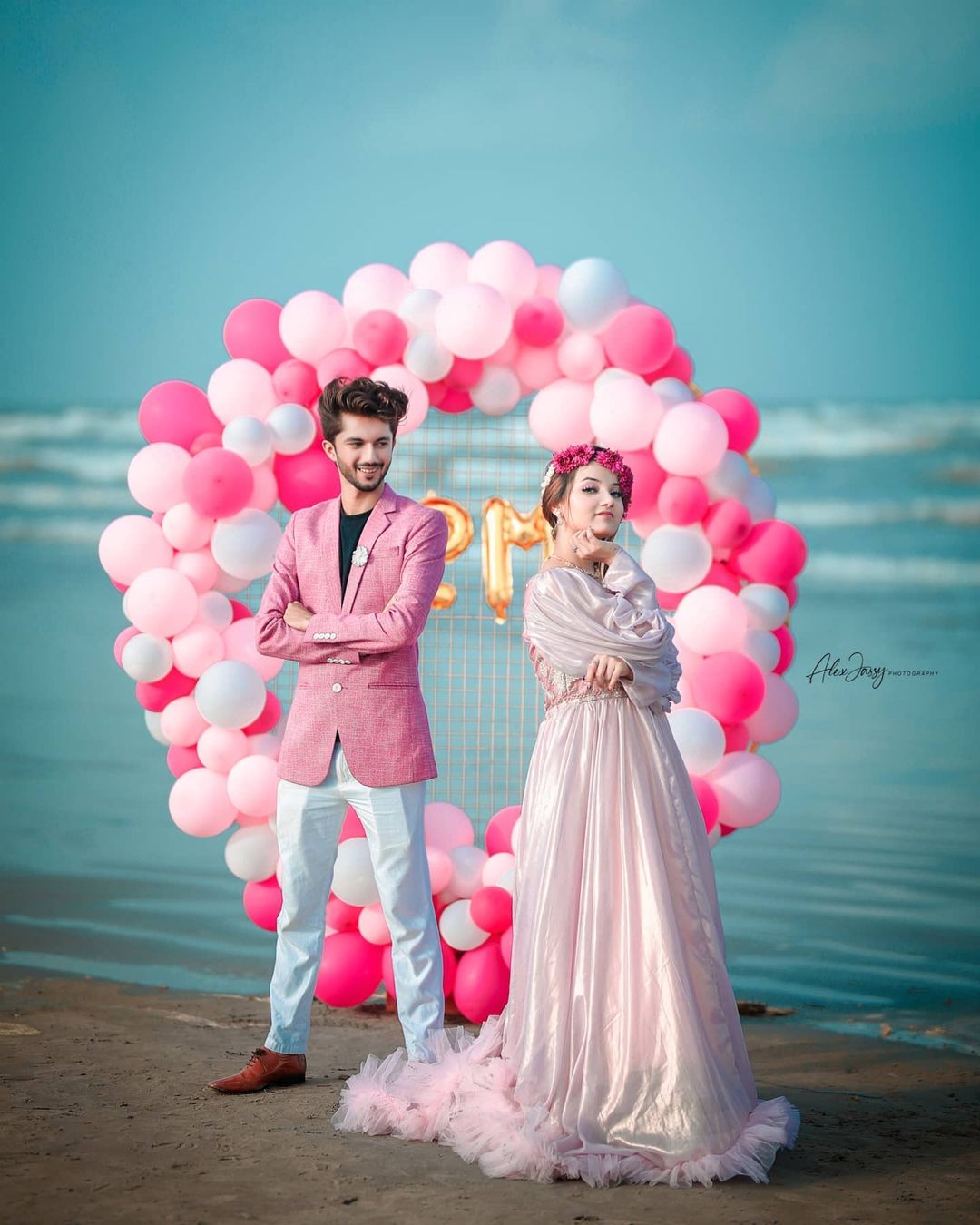 Rabeeca Khan Celebrates 2 Million Followers On Instagram | Reviewit.pk