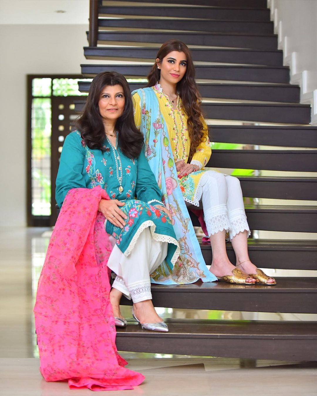 Rubina Ashraf With Her Daughter Minna Tariq- Adorable Pictures ...