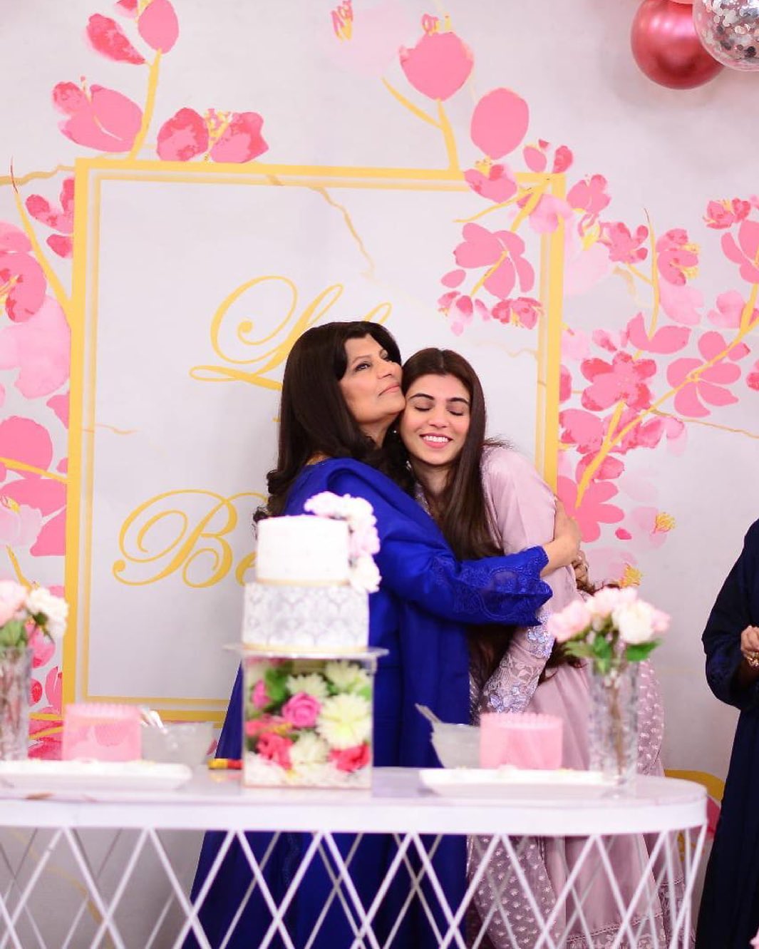 Rubina Ashraf With Her Daughter Minna Tariq- Adorable Pictures ...