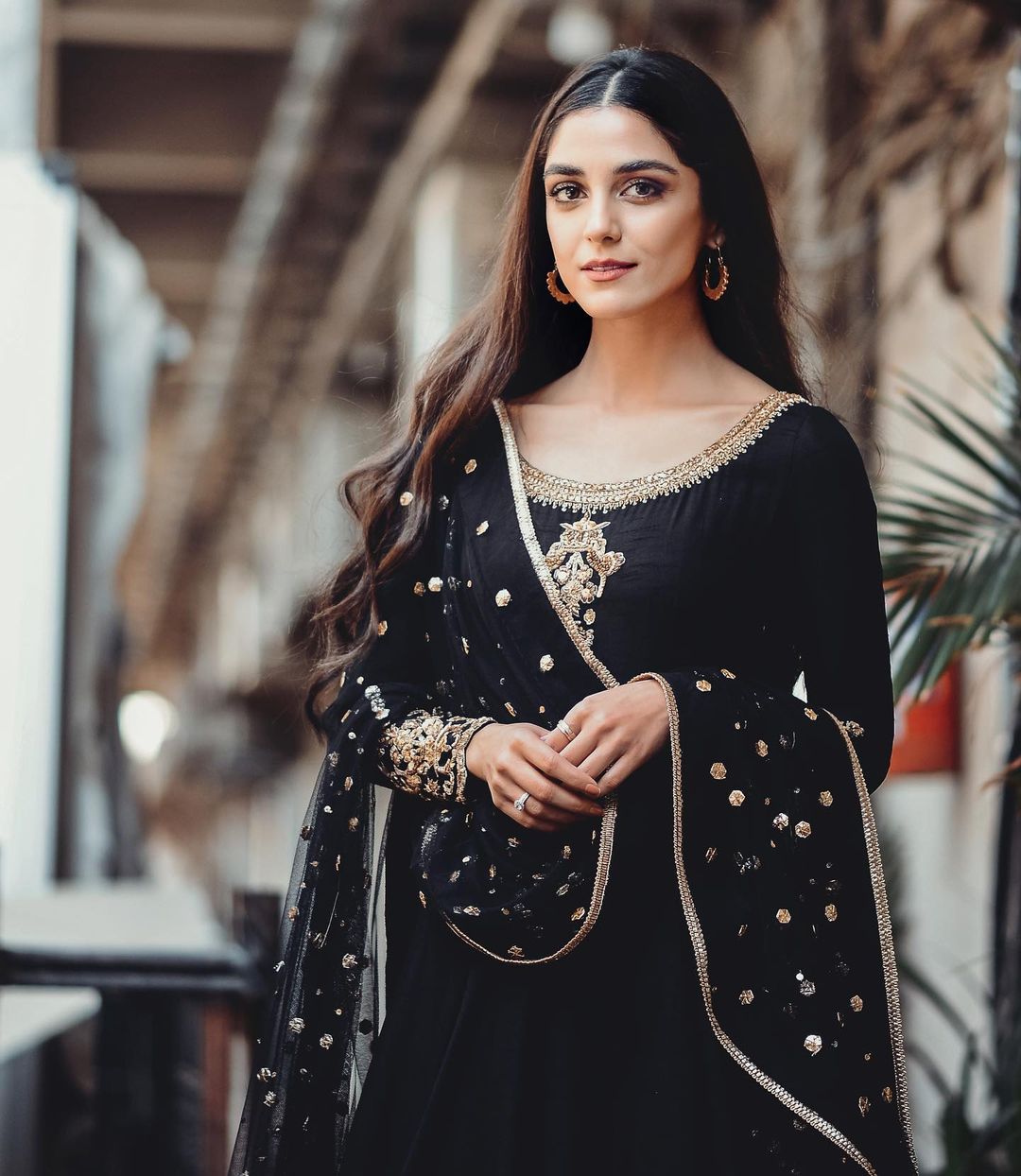 Wasim Akram And Maya Ali On The Set Of JPL | Reviewit.pk