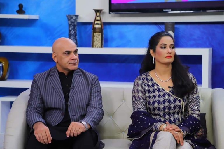 Jia Ali New Pictures With Husband From Morning Show | Reviewit.pk