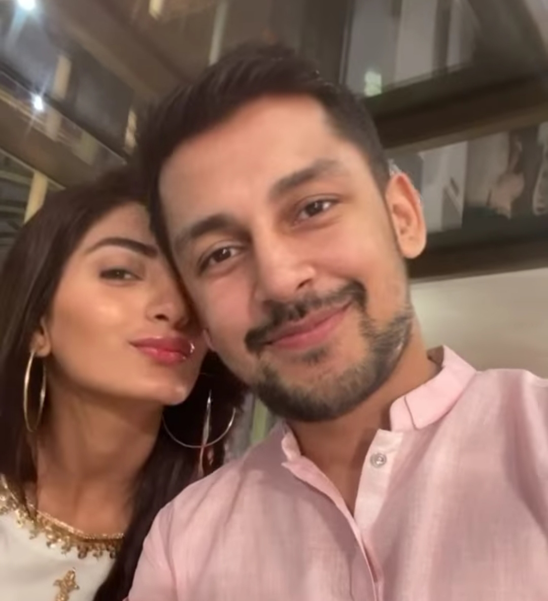 Maryam Ansari New Pictures With Husband | Reviewit.pk