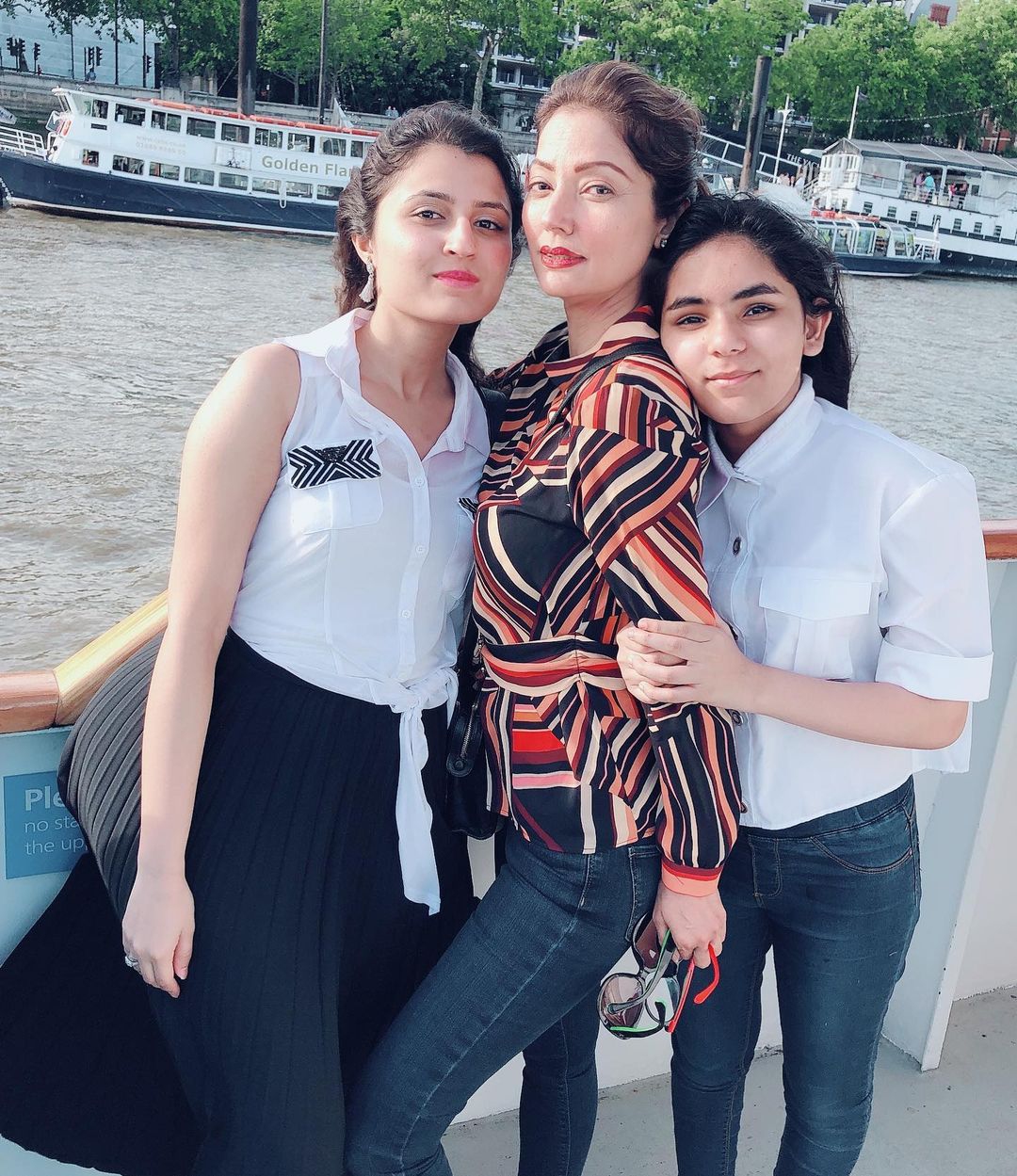 Natasha Hussain Beautiful Family Pictures | Reviewit.pk