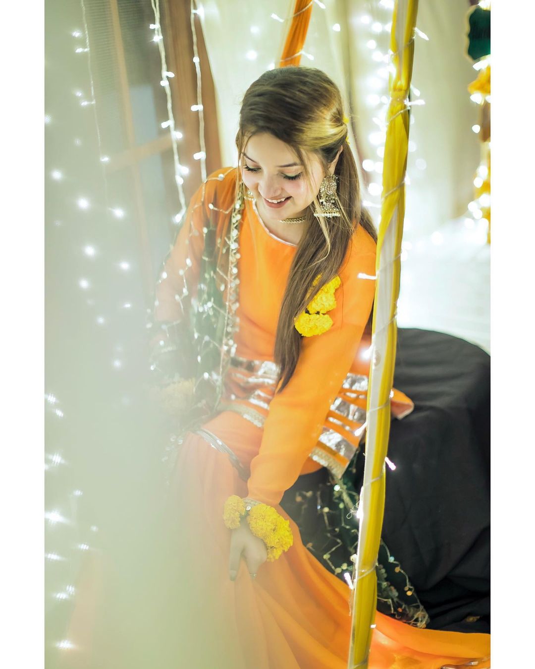 Rabeeca Khan Beautiful Looks From Friend's Wedding | Reviewit.pk