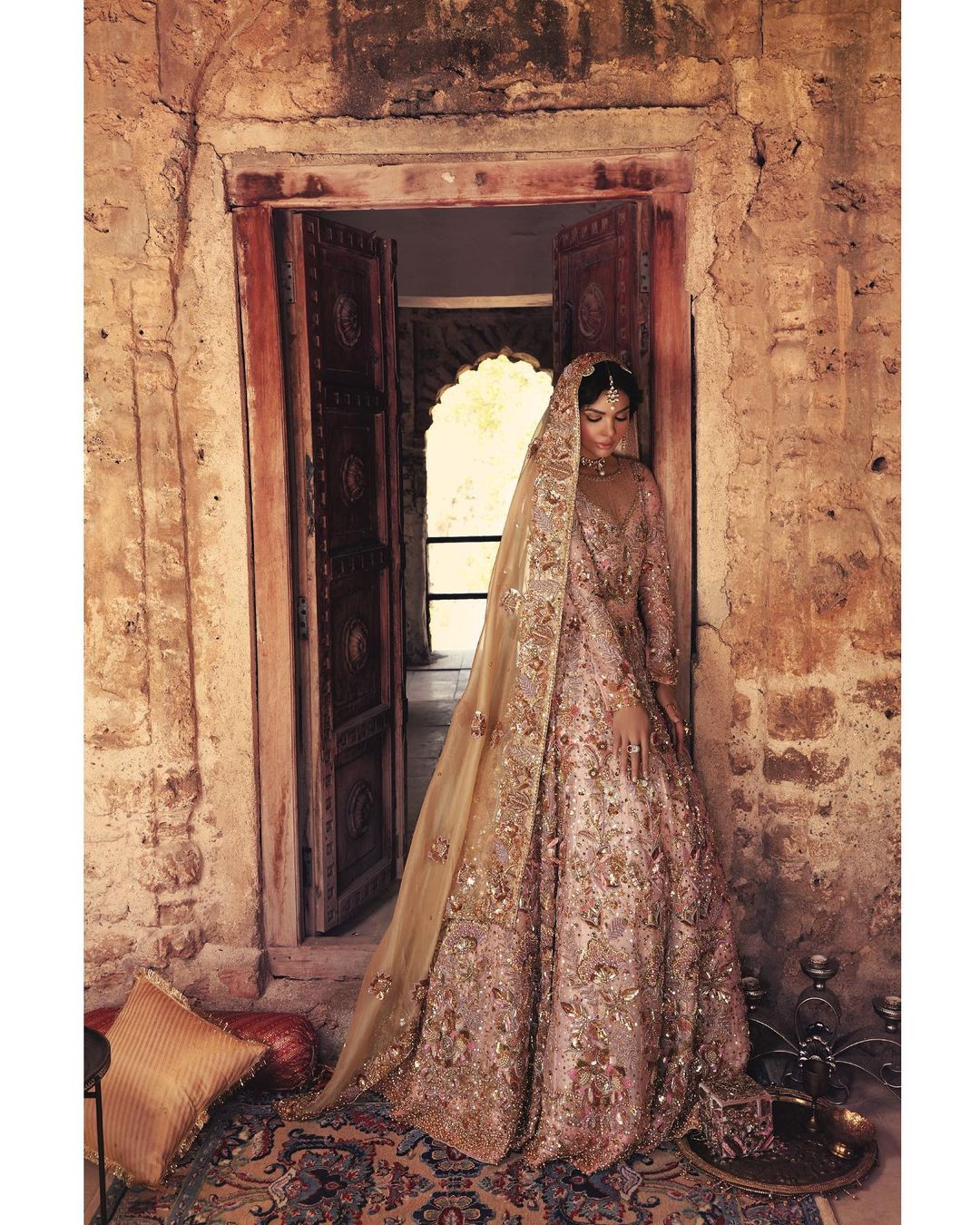 Sara Loren Stuns In Her Latest Bridal Shoot For Asma Aslam | Reviewit.pk