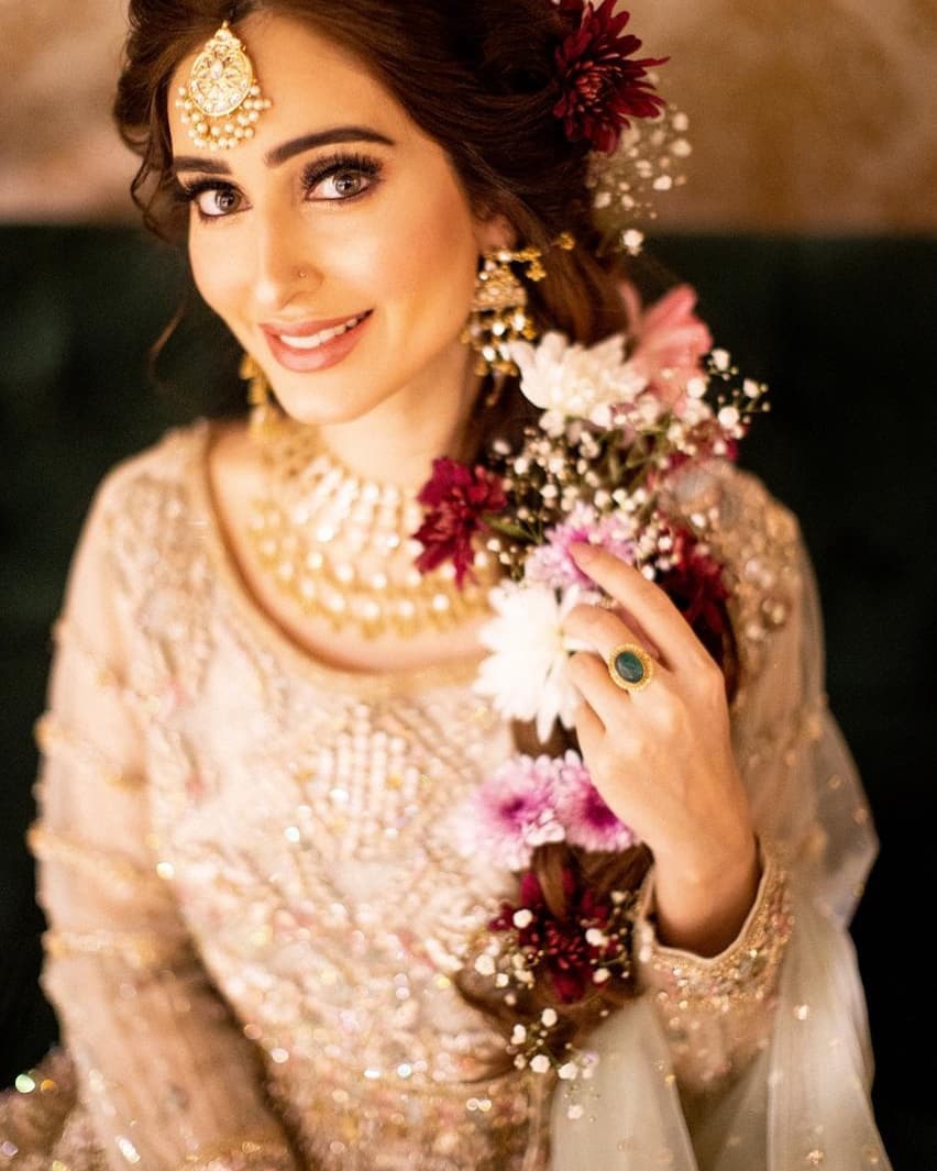 Sidra Niazi Stuns In Her Recent Bridal Shoot | Reviewit.pk