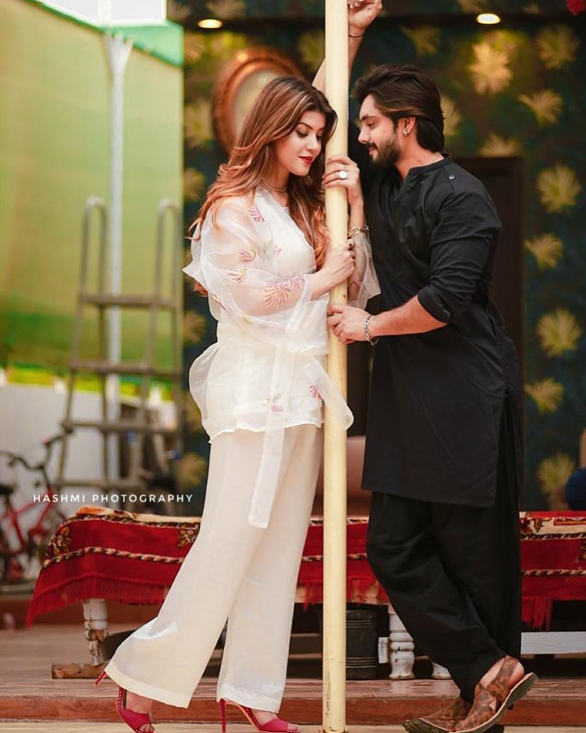 Aiman Zaman's Loved-Up Photoshoot With Beau Mujtaba Lakhani | Reviewit.pk