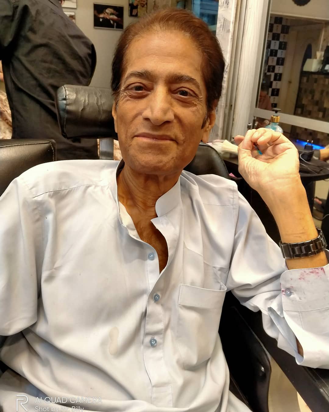 Veteran Actor Anwar Iqbal's Family Requested For Prayers | Reviewit.pk