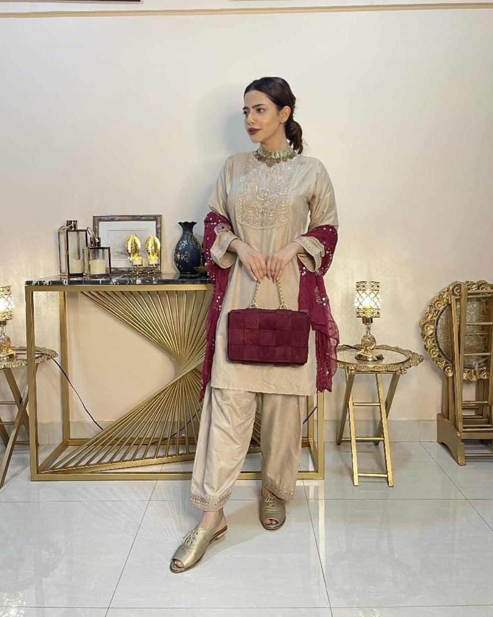 Hina Ashfaq Looks Elegant In Her Recent Bridal Shoot | Reviewit.pk