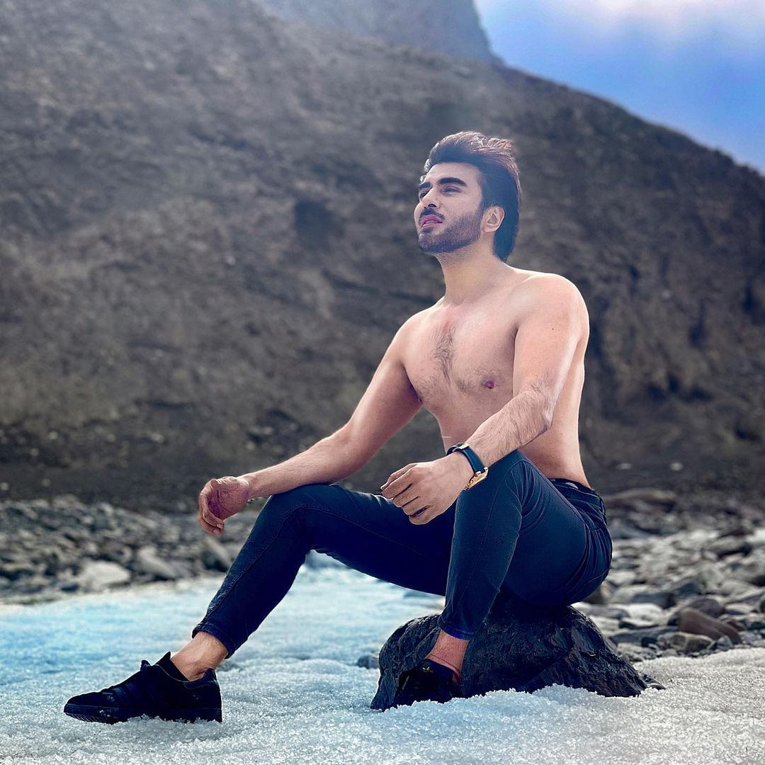 Imran Abbas Enjoying His Vacations In Northern Areas Of Pakistan ...