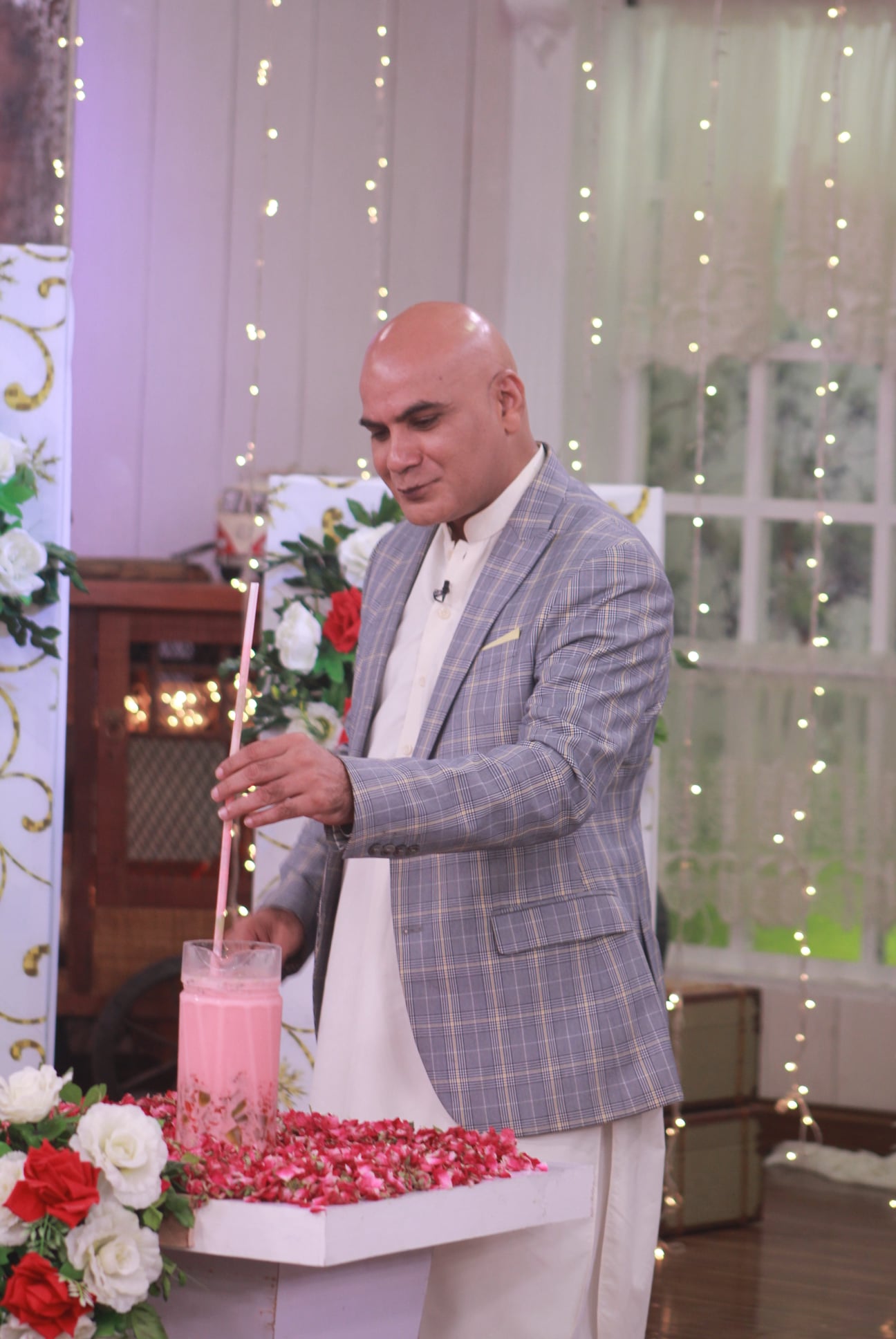 Jia Ali With Husband Imran Idrees At Good Morning Pakistan | Reviewit.pk