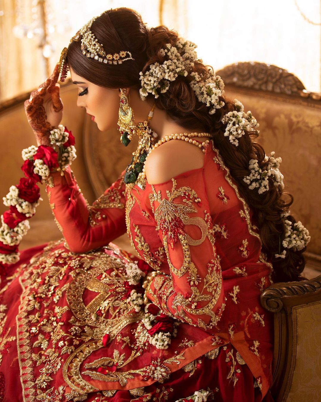 Kanwal Aftab Looks Regal In A Gorgeous Bridal Shoot | Reviewit.pk