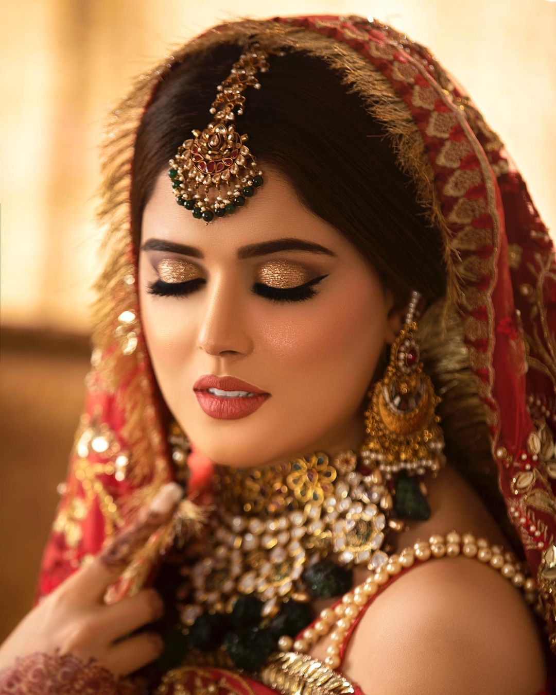 Kanwal Aftab Looks Regal In A Gorgeous Bridal Shoot | Reviewit.pk