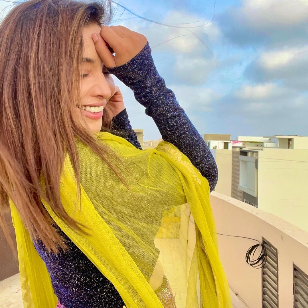 Latest Beautiful Pictures Of Maira Khan | Reviewit.pk