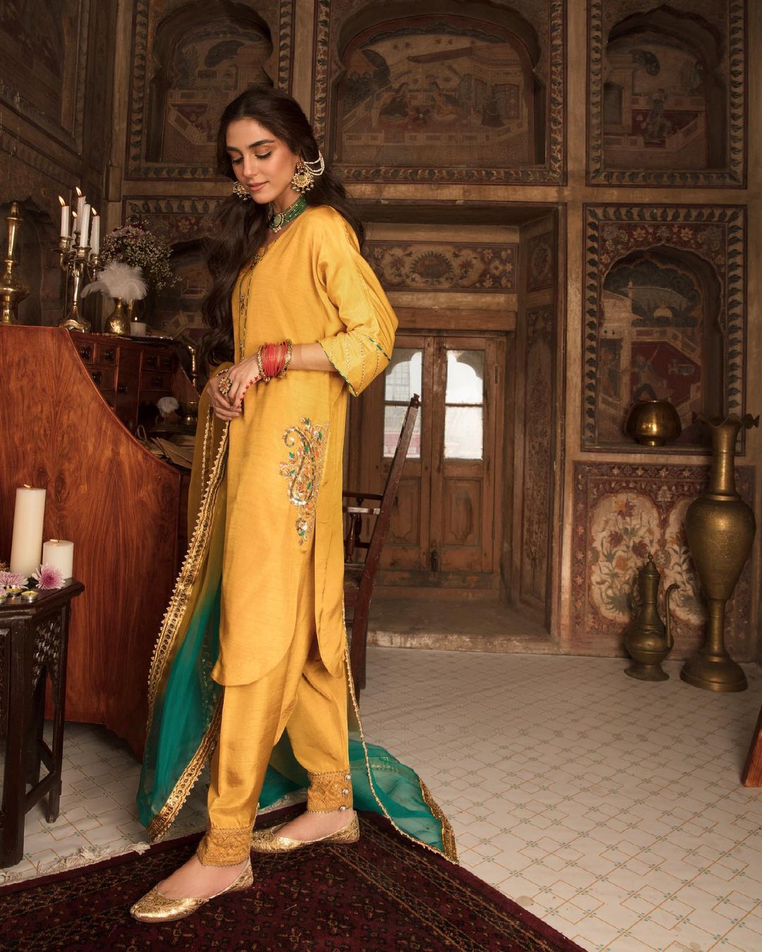 Maya Ali's Regal Looks For Her Clothing Brand Will Leave You Stunned ...