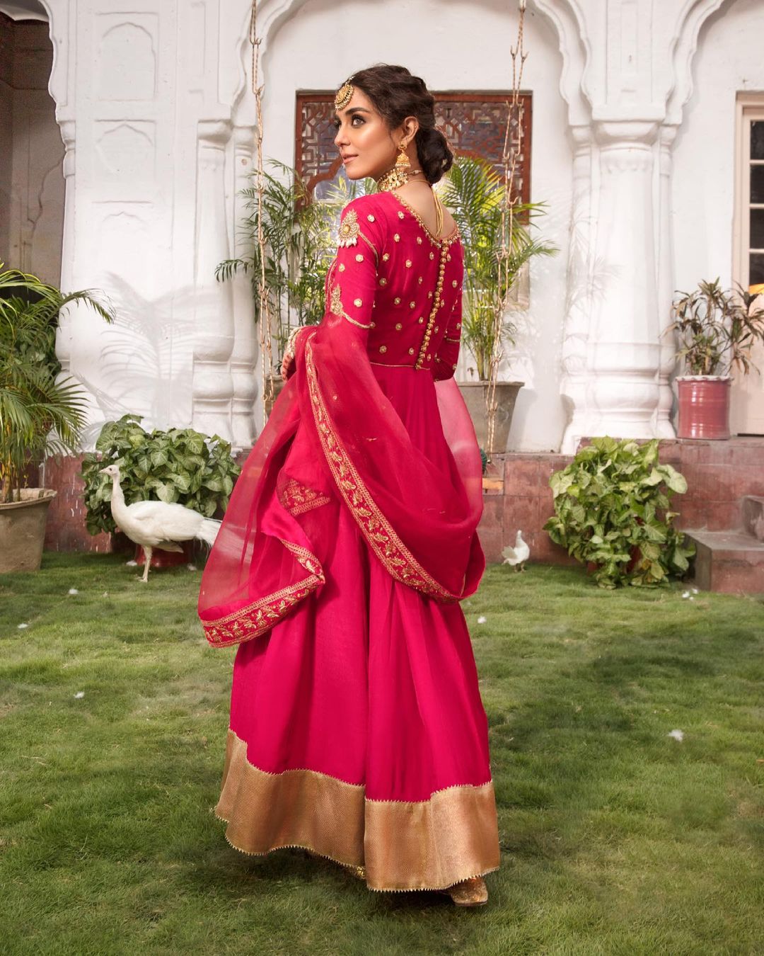 Maya Ali's Regal Looks For Her Clothing Brand Will Leave You Stunned ...