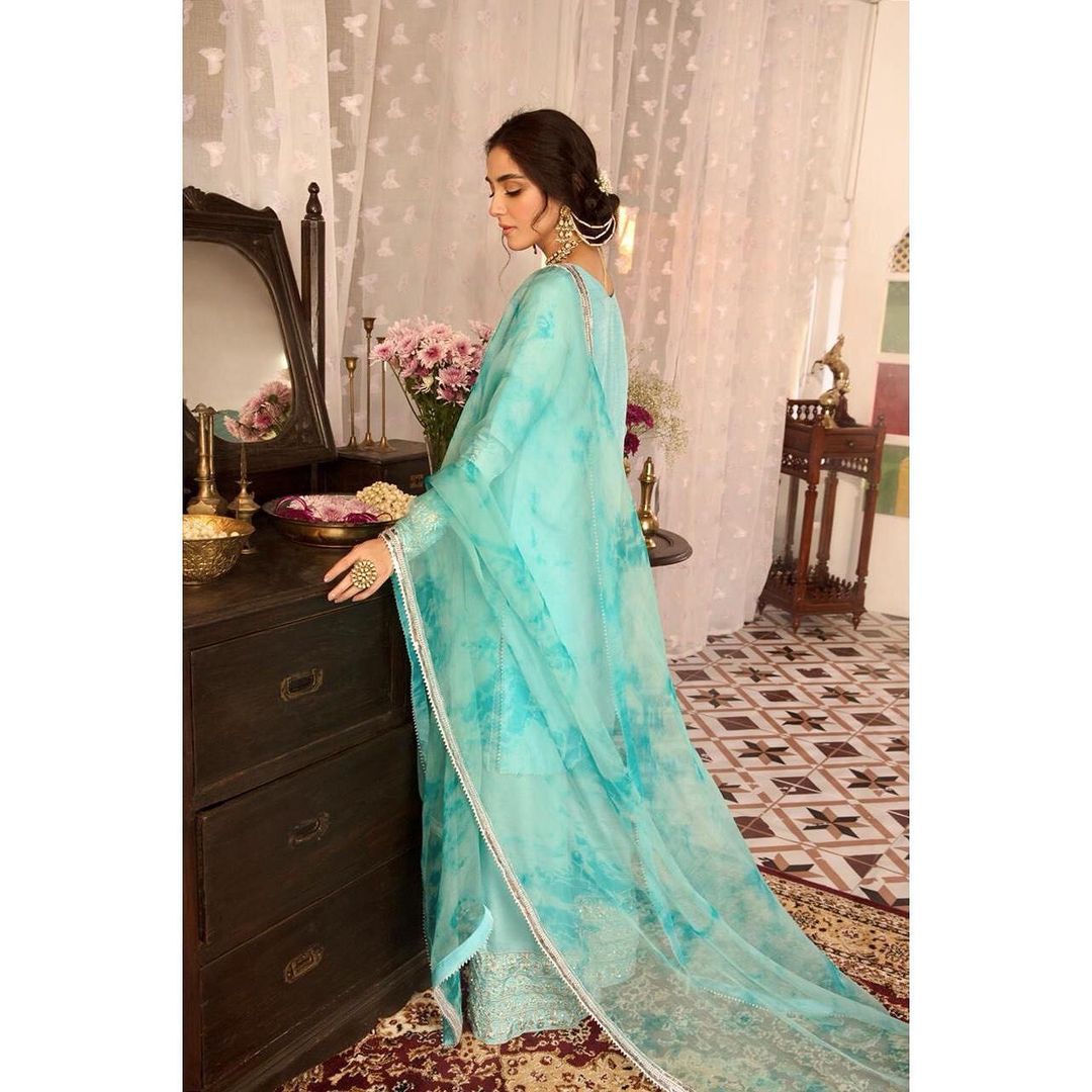 Maya Ali Posing For Her Own Clothing Line MAYA Prêt-a-Porter | Reviewit.pk