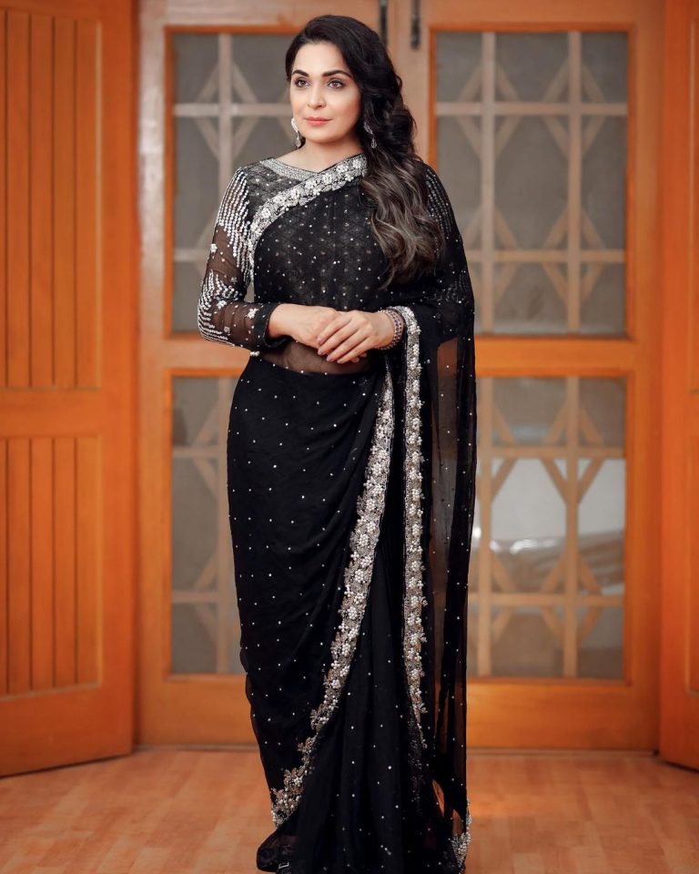 Shocking News From Meera And Her Family | Reviewit.pk