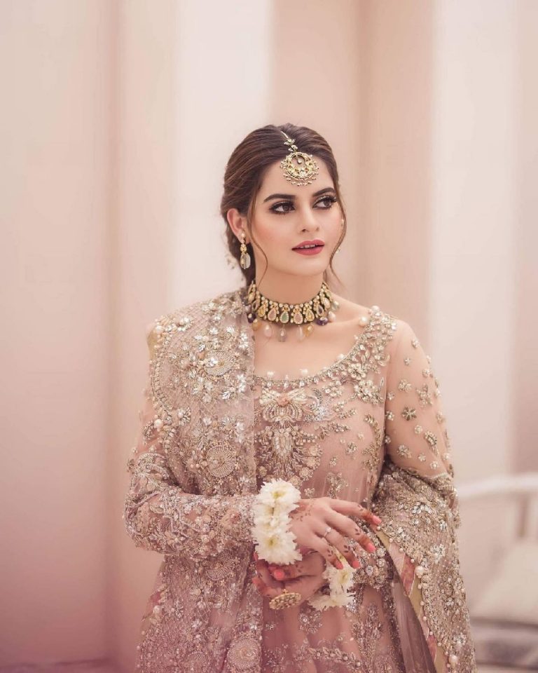 Minal Khan Nails Ethereal Elegance In Her Latest Bridal Shoot | Reviewit.pk