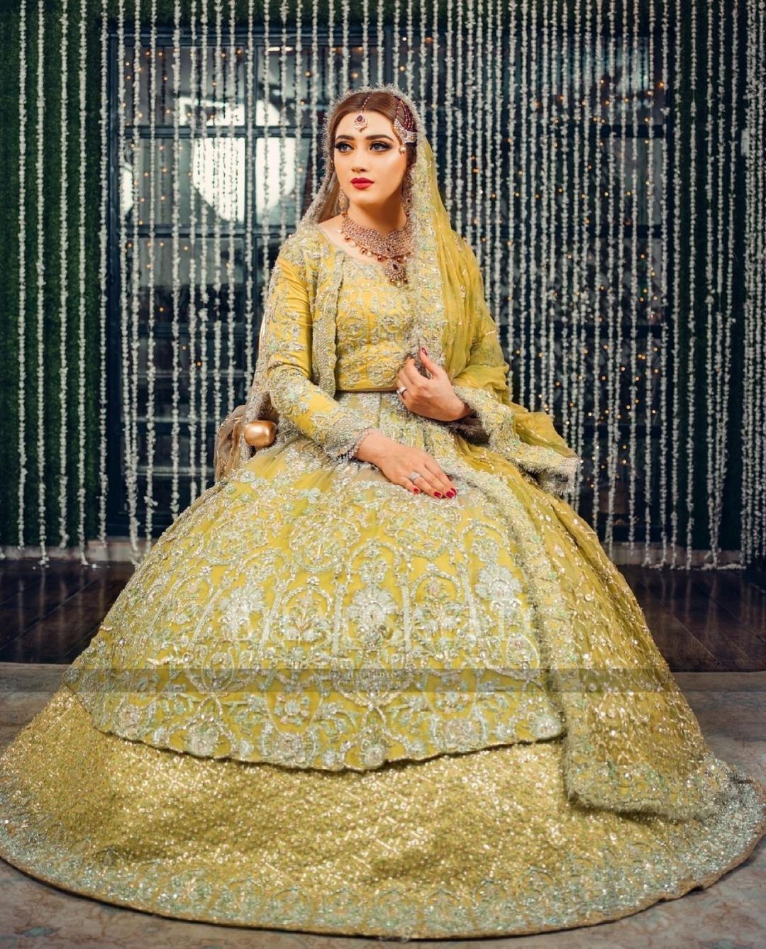 Momina Iqbal Makes A Style Statement In Her Latest Bridal Shoot ...
