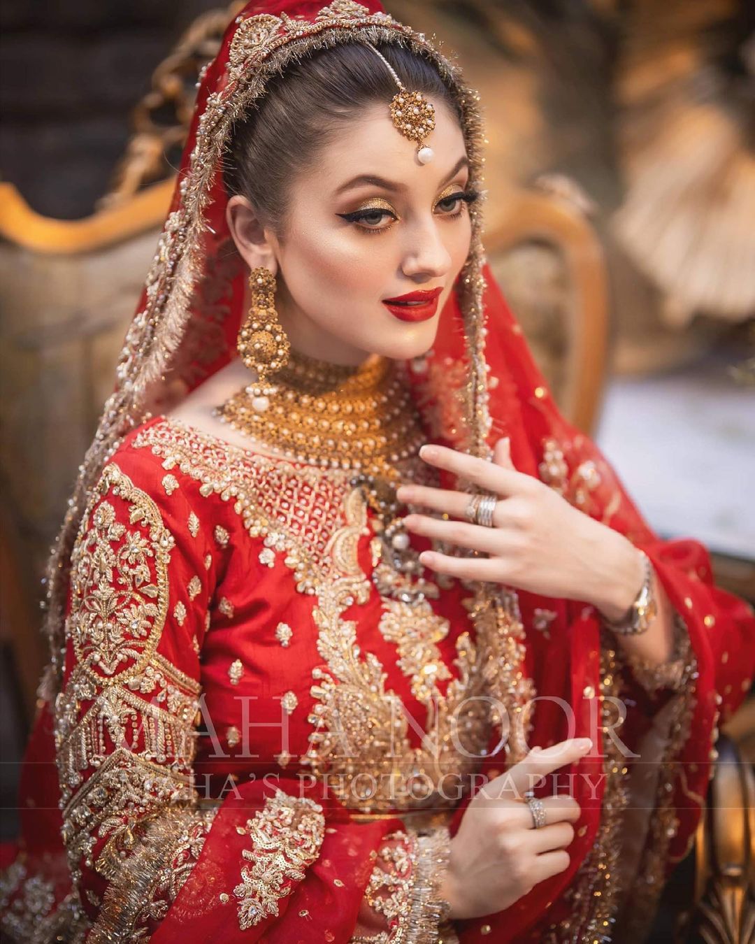 Neha Rajpoot Flaunts Elegance In A Tradition Bridal Look | Reviewit.pk