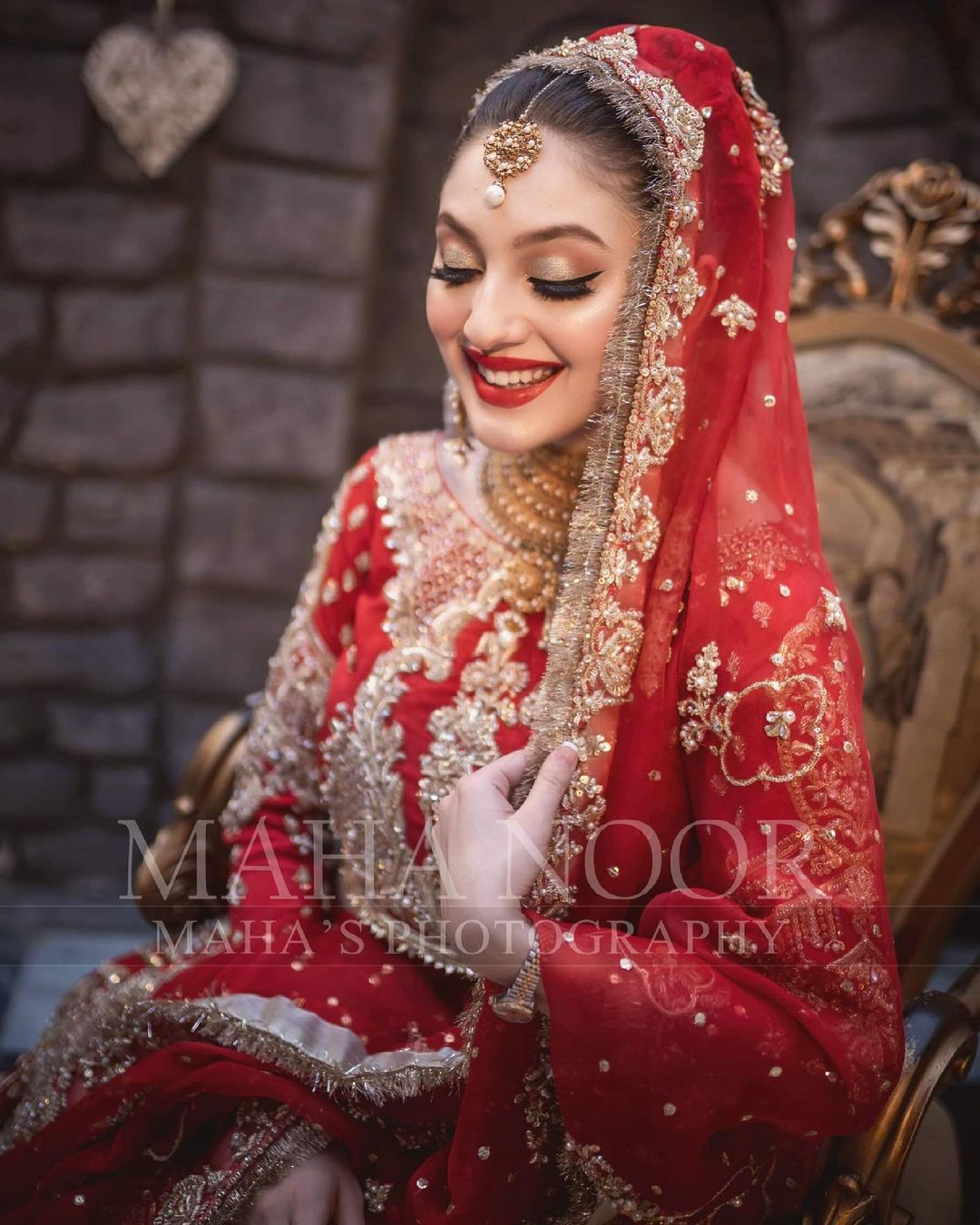 Neha Rajpoot Flaunts Elegance In A Tradition Bridal Look | Reviewit.pk