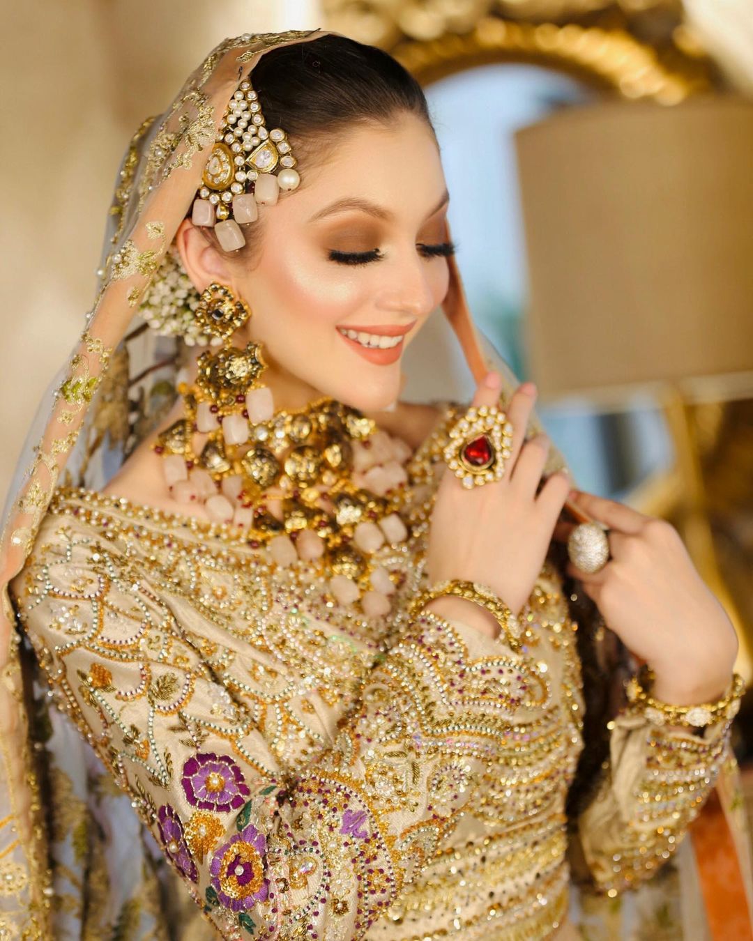 Neha Rajpoot Pulling Off Traditional Bridal Looks Like A Pro | Reviewit.pk