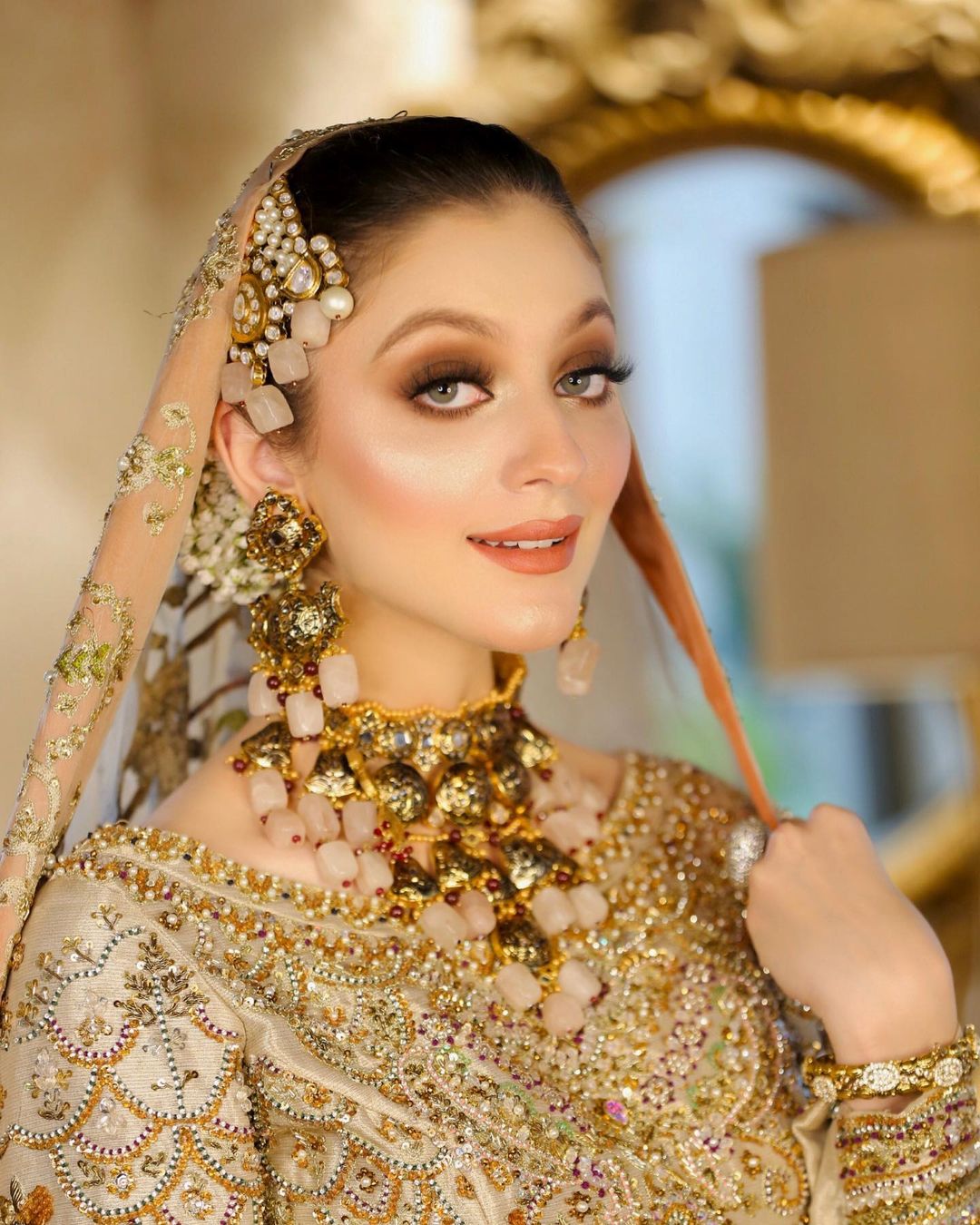 Neha Rajpoot Pulling Off Traditional Bridal Looks Like A Pro | Reviewit.pk