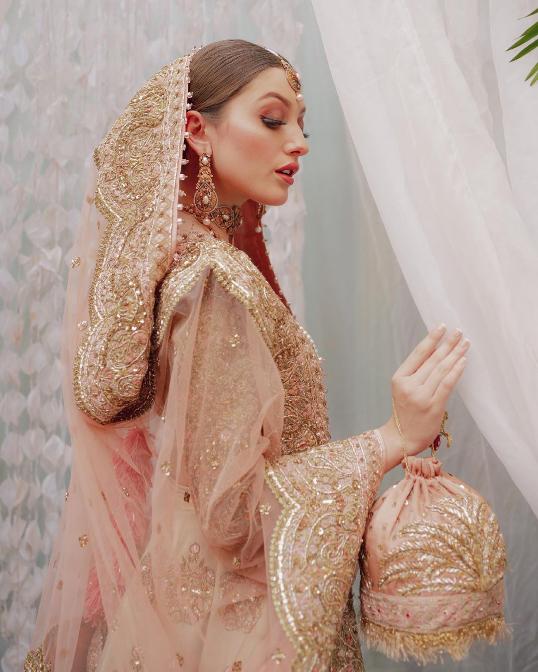 Neha Rajpoot Looks Radiant In Her Latest Bridal Shoot | Reviewit.pk