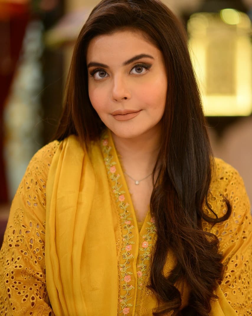 Nida Yasir Shares Her Heartbreaking Experience Of Migration | Reviewit.pk