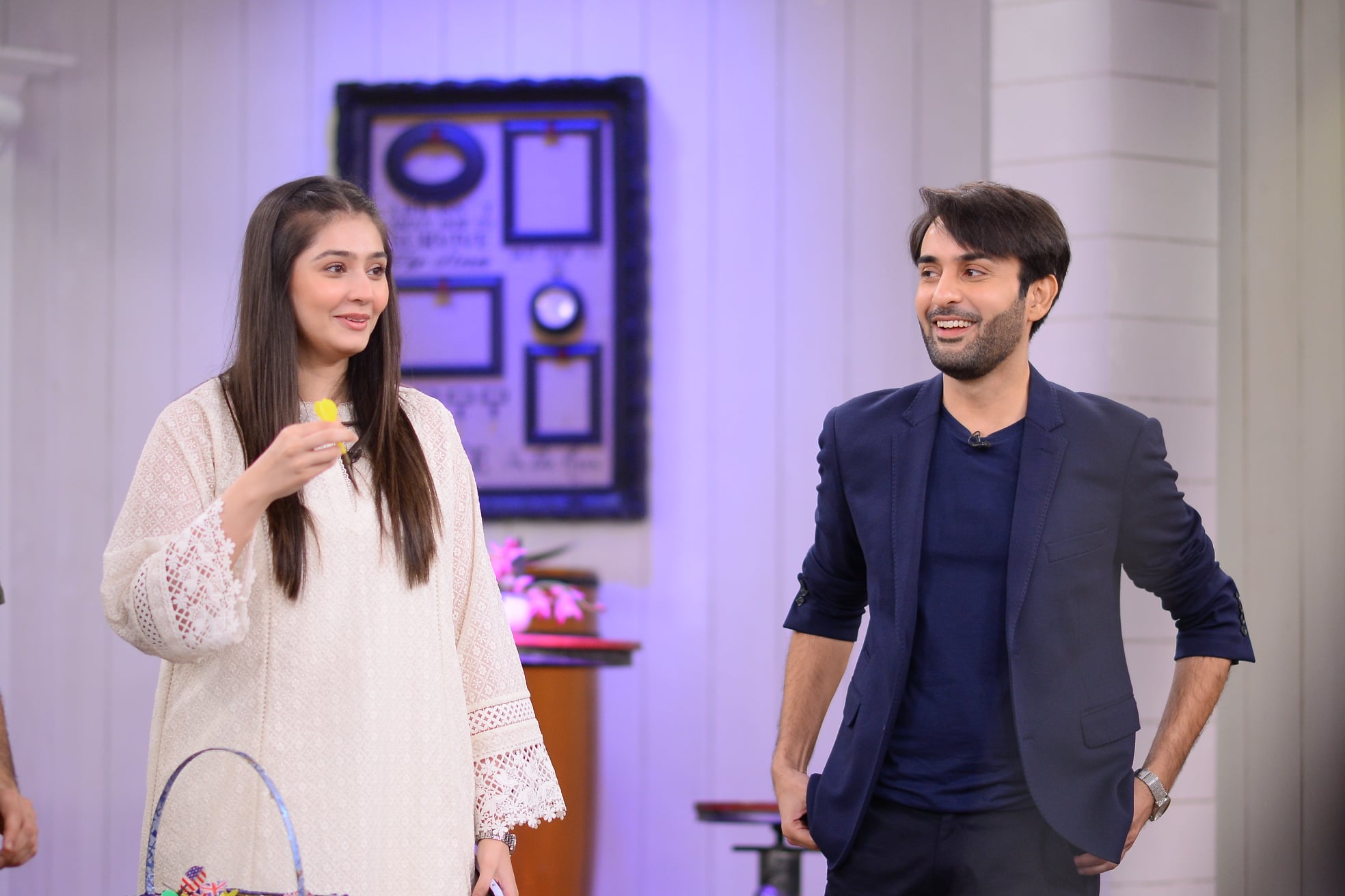 Cast Of Drama Serial "Pardes" In Good Morning Pakistan | Reviewit.pk