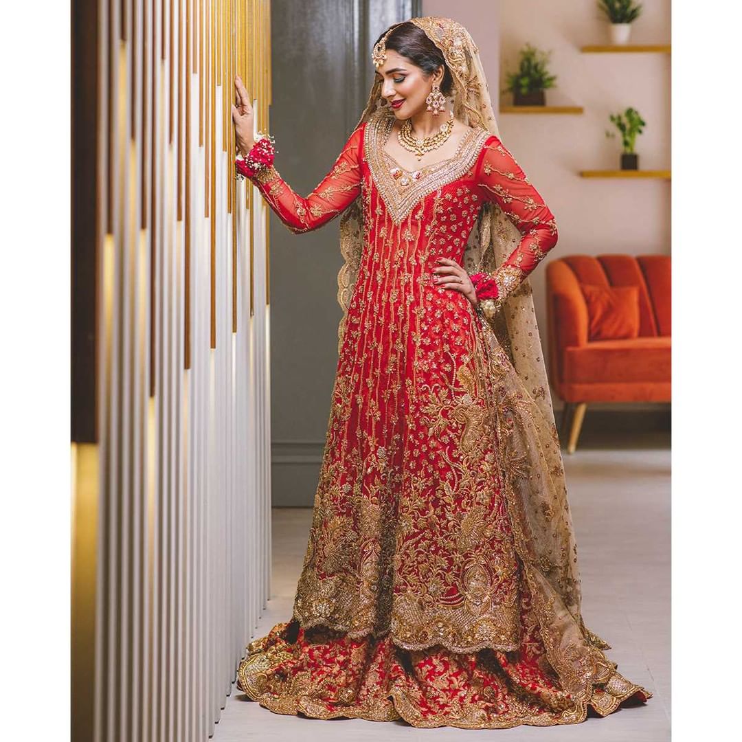 Rabab Hashim Stuns In Tena Durrani's Bridal Wear | Reviewit.pk
