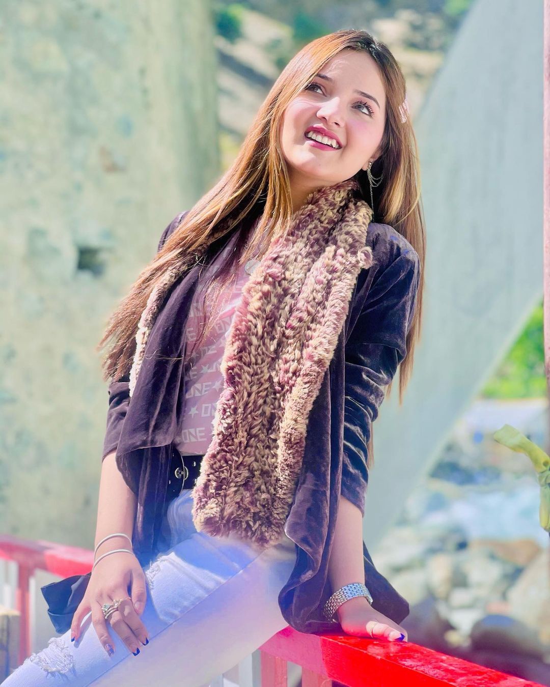 Rabeeca Khan Beautiful Pictures From Kumrat Valley | Reviewit.pk