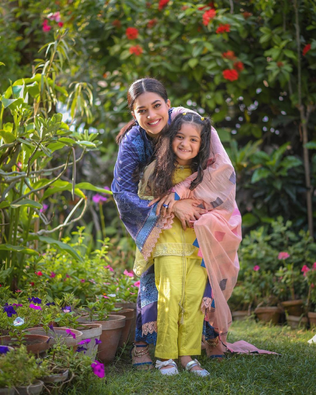 Sanam Jungs Daughter Wrote A Sweetest Letter For Her Mother Reviewit Pk