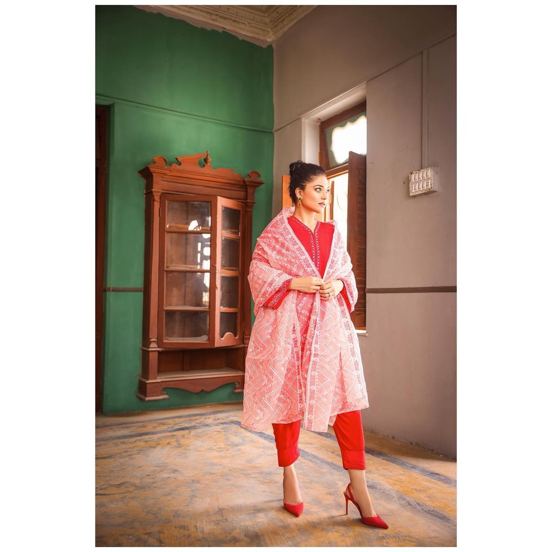 Anum Jung Eid Collection 2021 Featuring Sanam Jung | Reviewit.pk