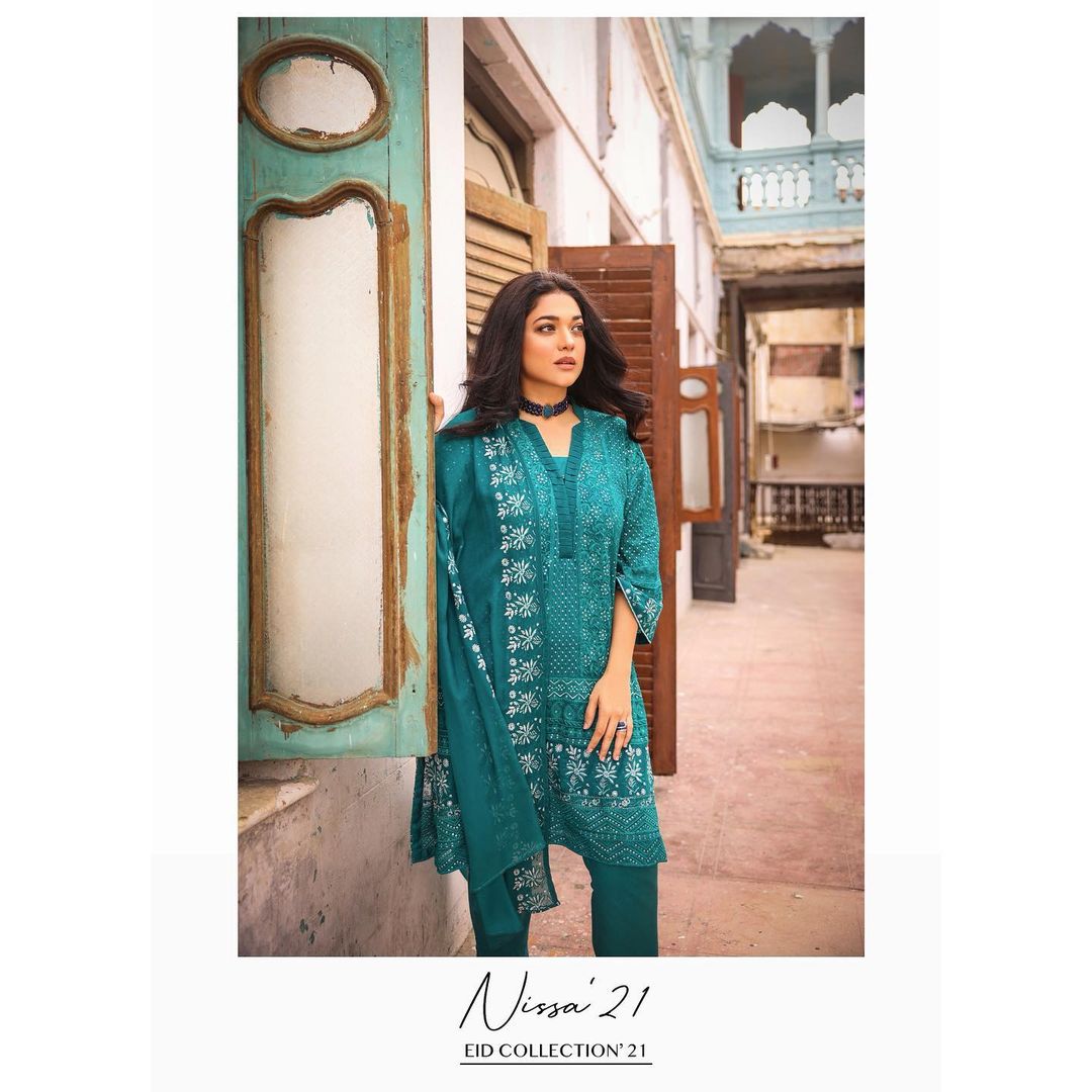 Anum Jung Eid Collection 2021 Featuring Sanam Jung | Reviewit.pk