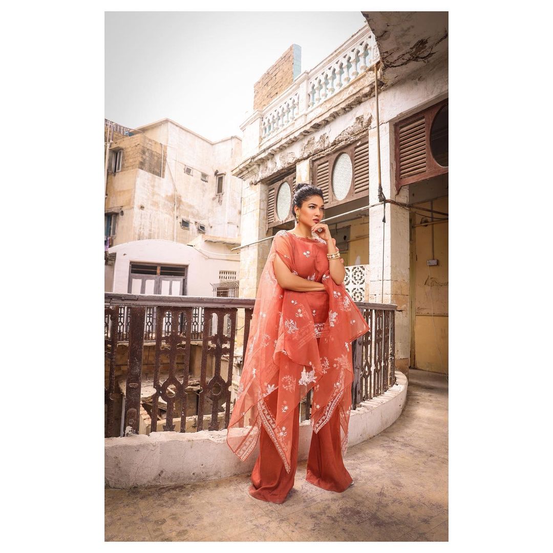 Anum Jung Eid Collection 2021 Featuring Sanam Jung | Reviewit.pk