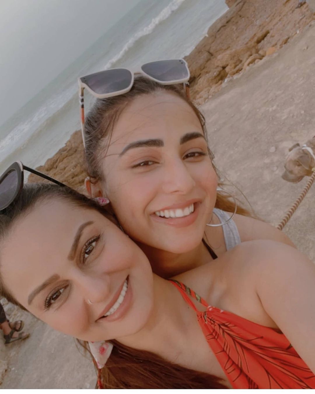 Ushna Shah And Juveria Abbasi Having Fun At The Beach | Reviewit.pk Ushna Shah And Juveria Abbasi Having Fun At The Beach | Reviewit.pk