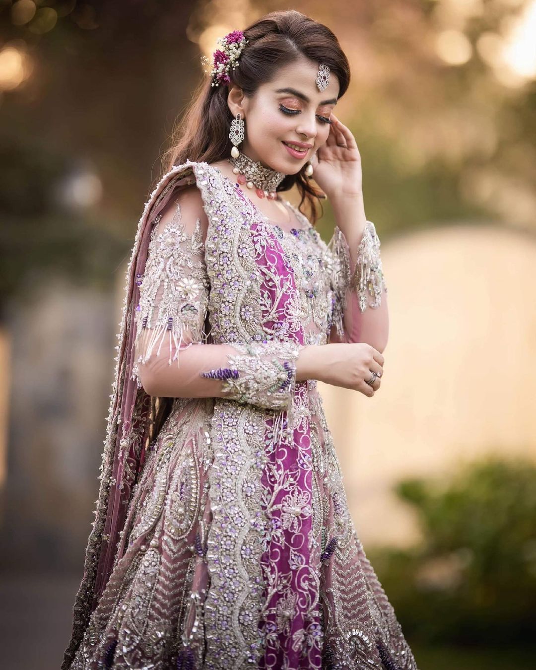 Yashma Gill Looks Alluring In Her Latest Bridal Shoot | Reviewit.pk