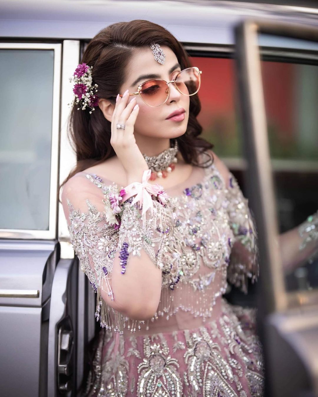 Yashma Gill Looks Alluring In Her Latest Bridal Shoot | Reviewit.pk