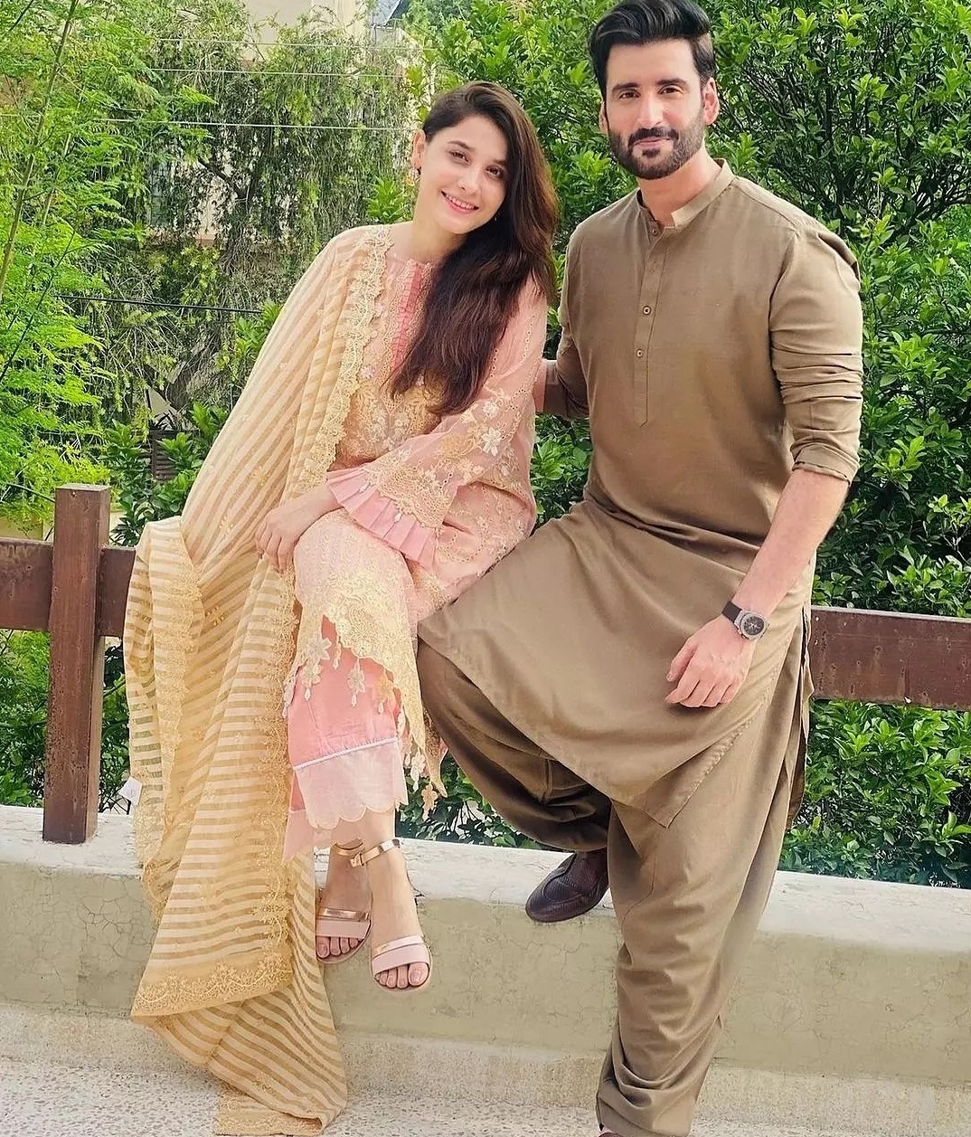 Celebrity Couples From Eid Ul Azha 2021 Second Day - Pictures | Reviewit.pk