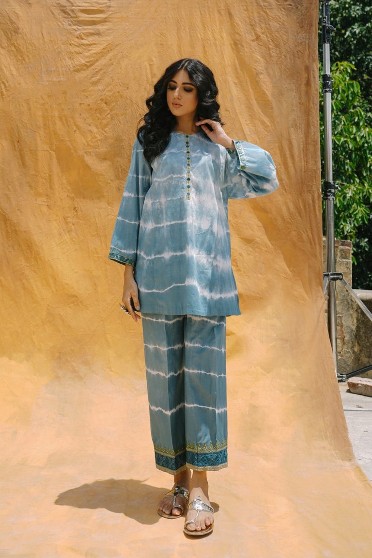 Popular Local Pakistani Fashion Trends 2021 | Reviewit.pk