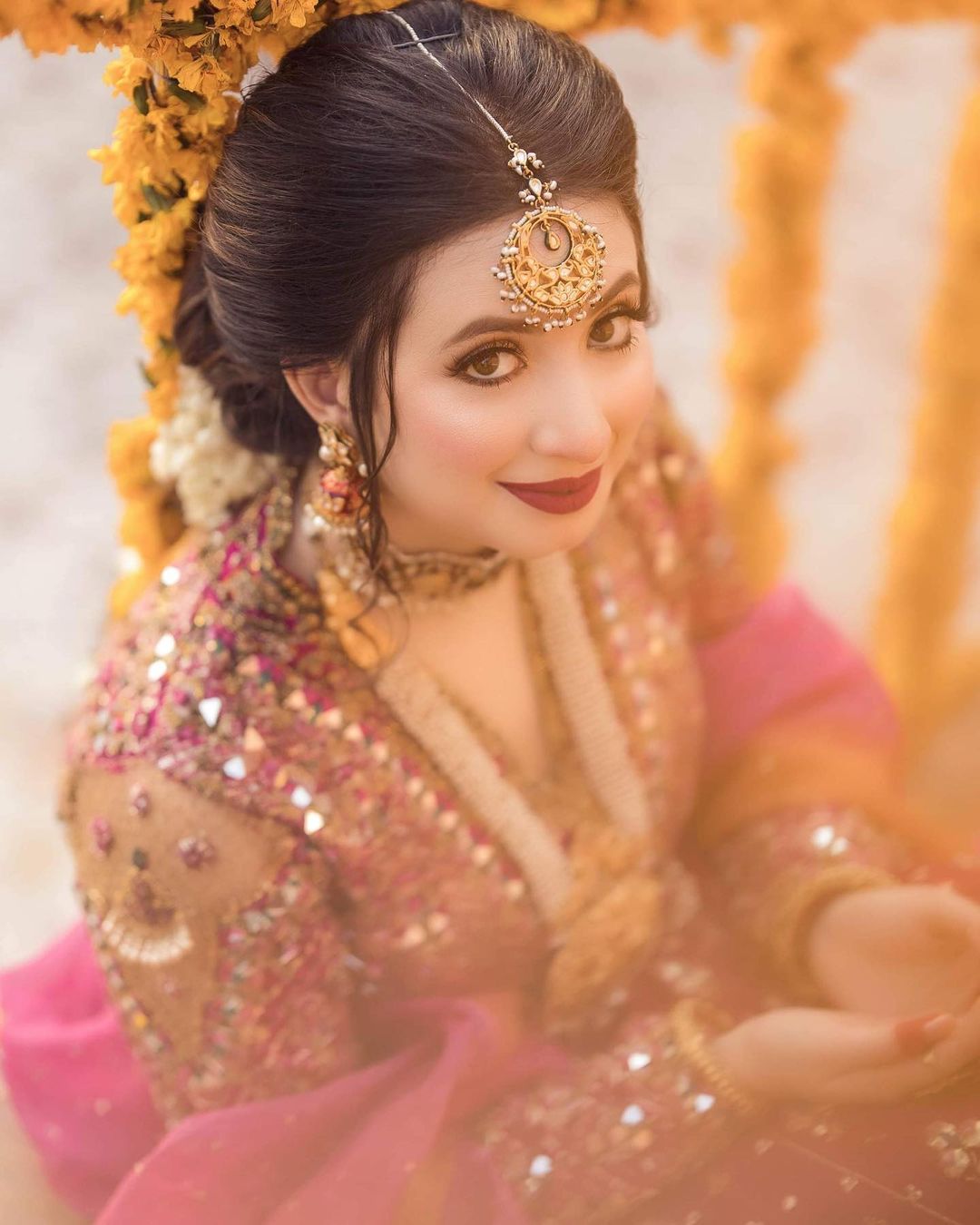 Komal Aziz Makes A Gorgeous Bride In Her Latest Shoot | Reviewit.pk