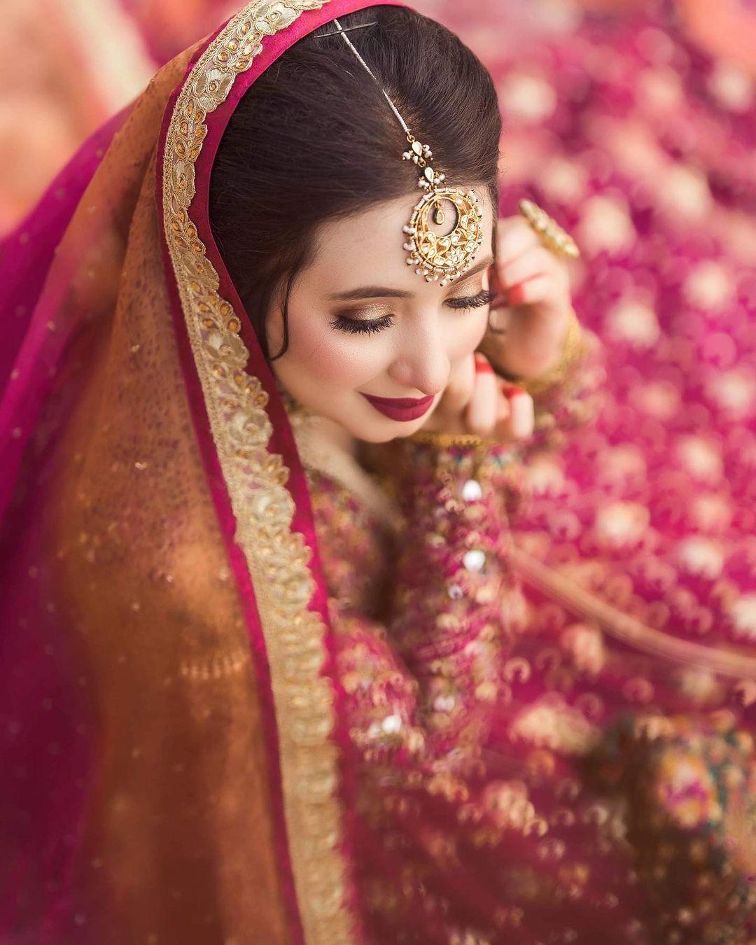 Komal Aziz Makes A Gorgeous Bride In Her Latest Shoot | Reviewit.pk