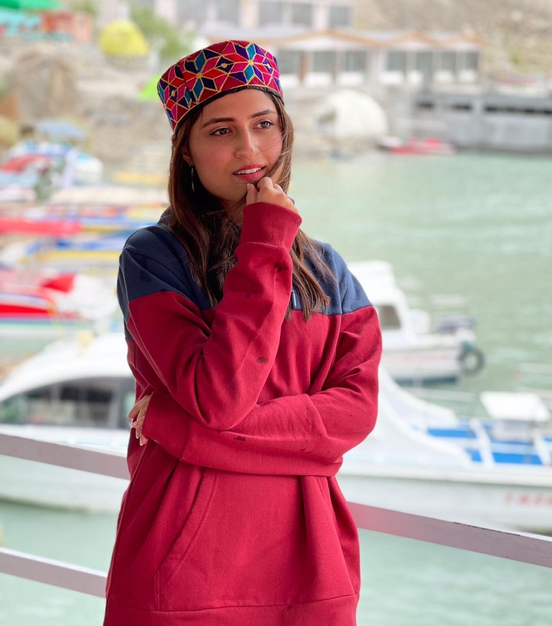 Natasha Hussain Pictures With Daughters From Hunza Valley | Reviewit.pk