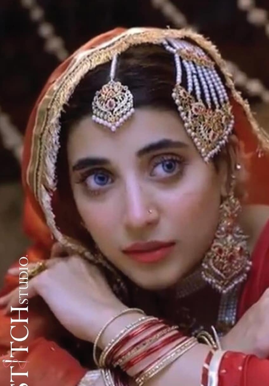 New BTS Pictures From Drama Neeli Zinda Hai | Reviewit.pk