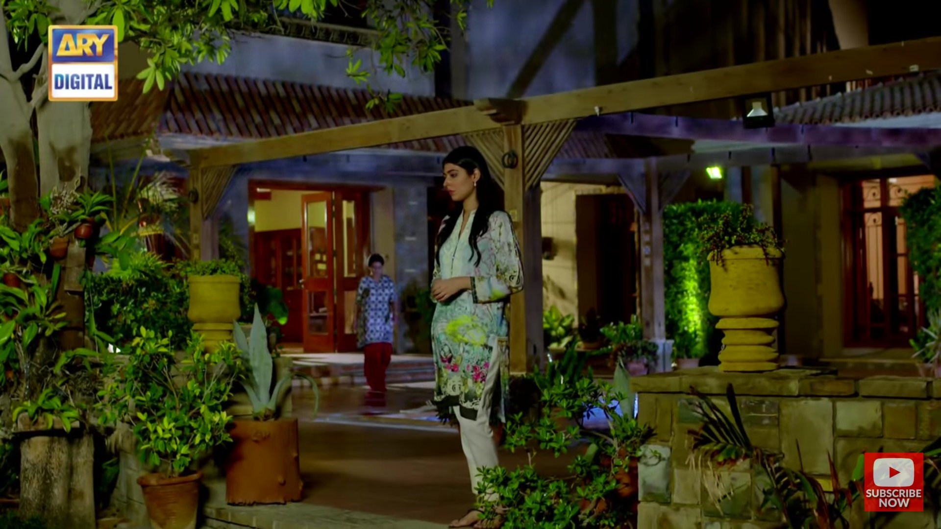 New BTS Pictures From Drama Neeli Zinda Hai | Reviewit.pk