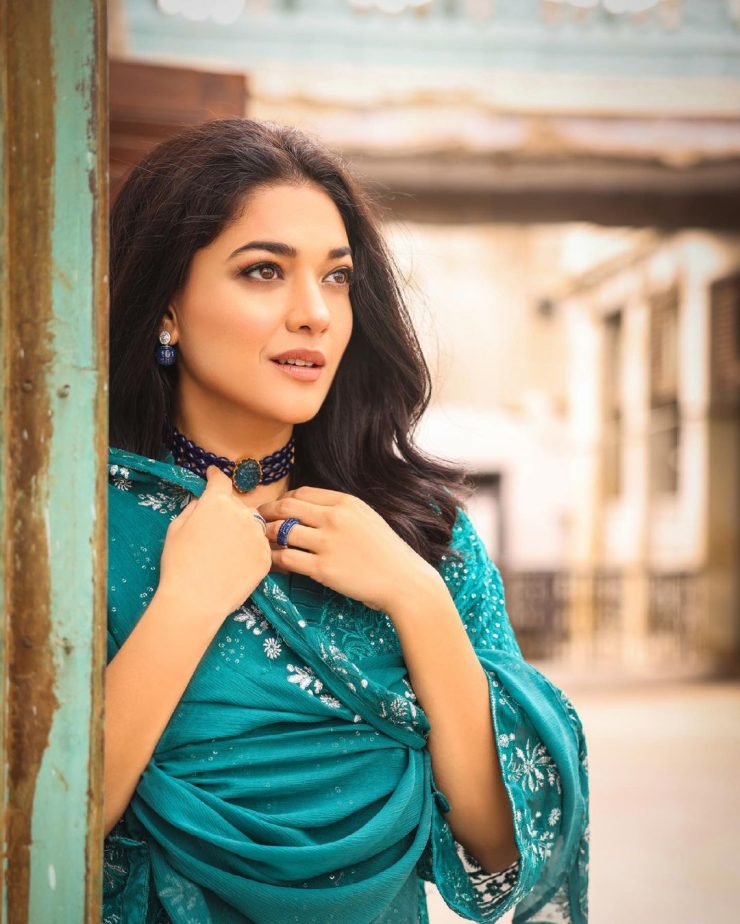 Sanam Jungs Adorable Photoshoot With Daughter Alaya Reviewit Pk